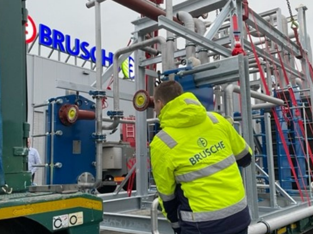 Brusche works on Liquid-in-Gas-out Reactor